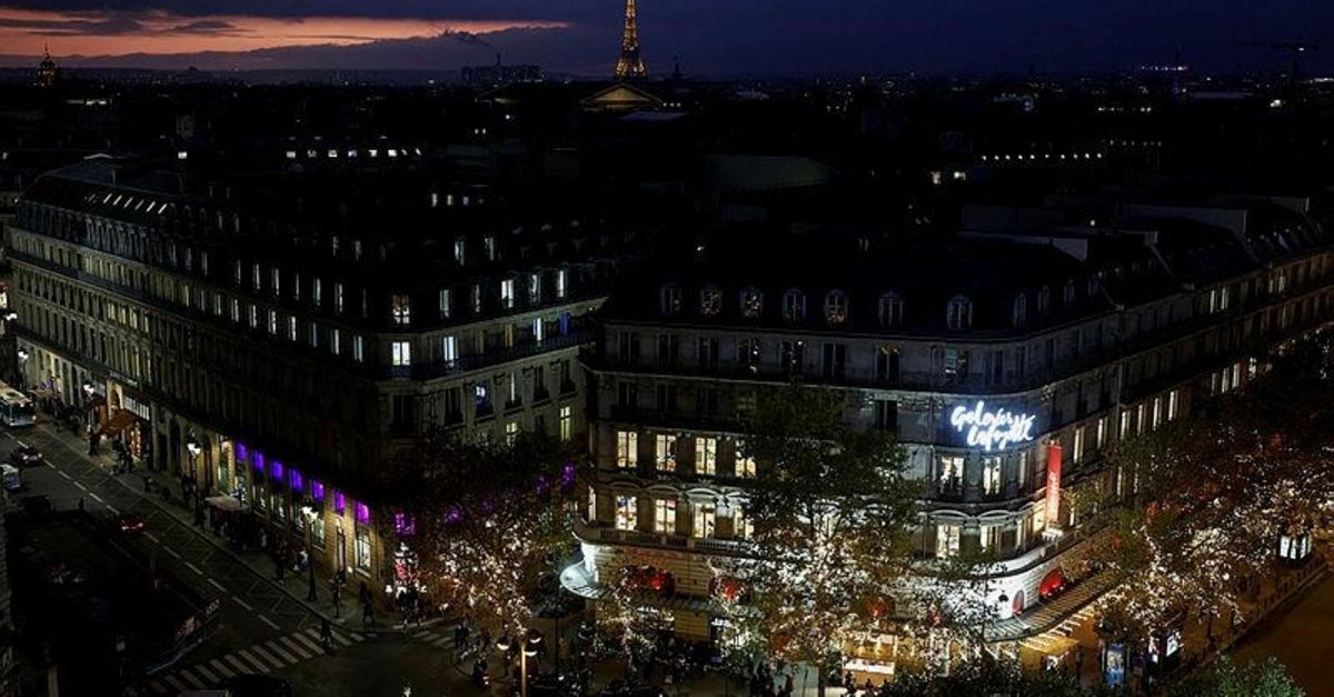 Power outage plunges several parts of French capital Paris into ... Power outage plunges several parts of French capital Paris into ...