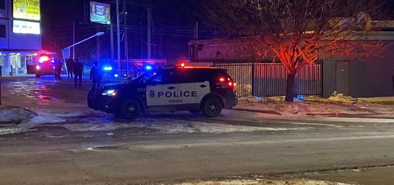 Omaha Police Fatally Shoot Armed Man In Target Store Ap