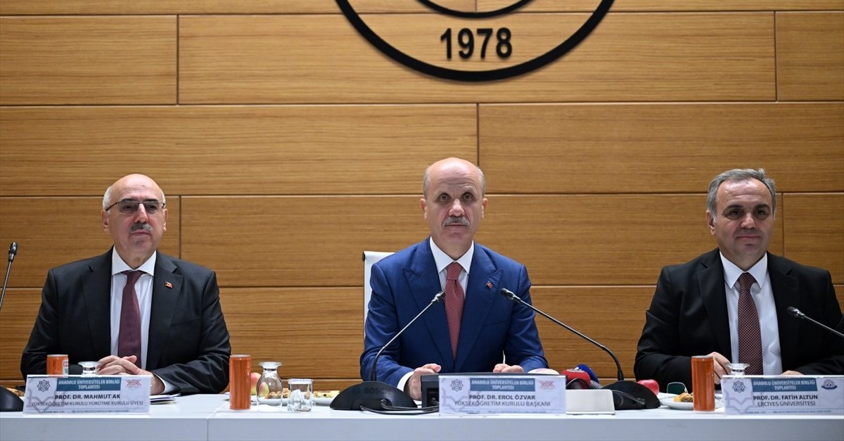 YÖK Başkanı Özvar, Anadolu Üniversiteler Birliği Toplantısı - Fikriyat ... YÖK Başkanı Özvar, Anadolu Üniversiteler Birliği Toplantısı - Fikriyat ...