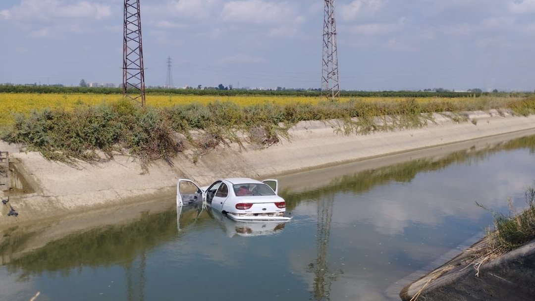 OTOMOBİL SULAMA KANALINA UÇTU - Turkuvaz Radyolar