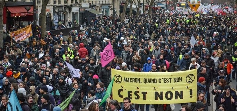 Strikes continue in France