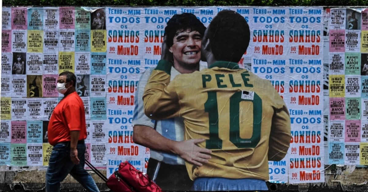 Football fans united in mourning after death of football legend Pele ...
