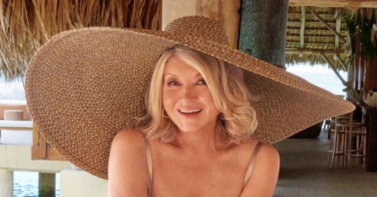 Martha Stewart 81 Becomes The Oldest Model Ever To Grace Cover Of