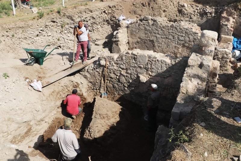 Late Roman Era Rooms And Offering Vessels Unearthed At Ancient City Of